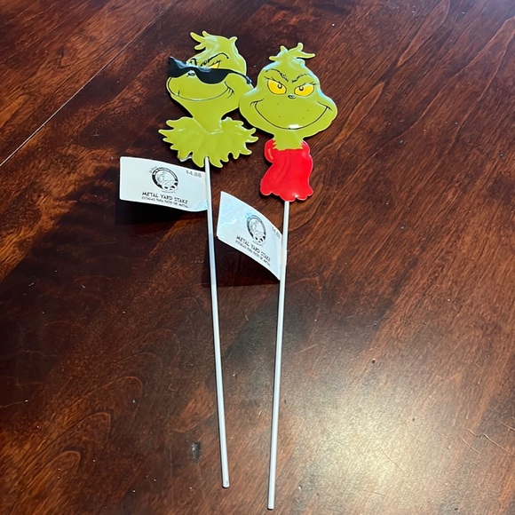 Dr. Seuss | Holiday | Nwt Dr Seuss The Grinch Metal Yard Stakes | Poshmark